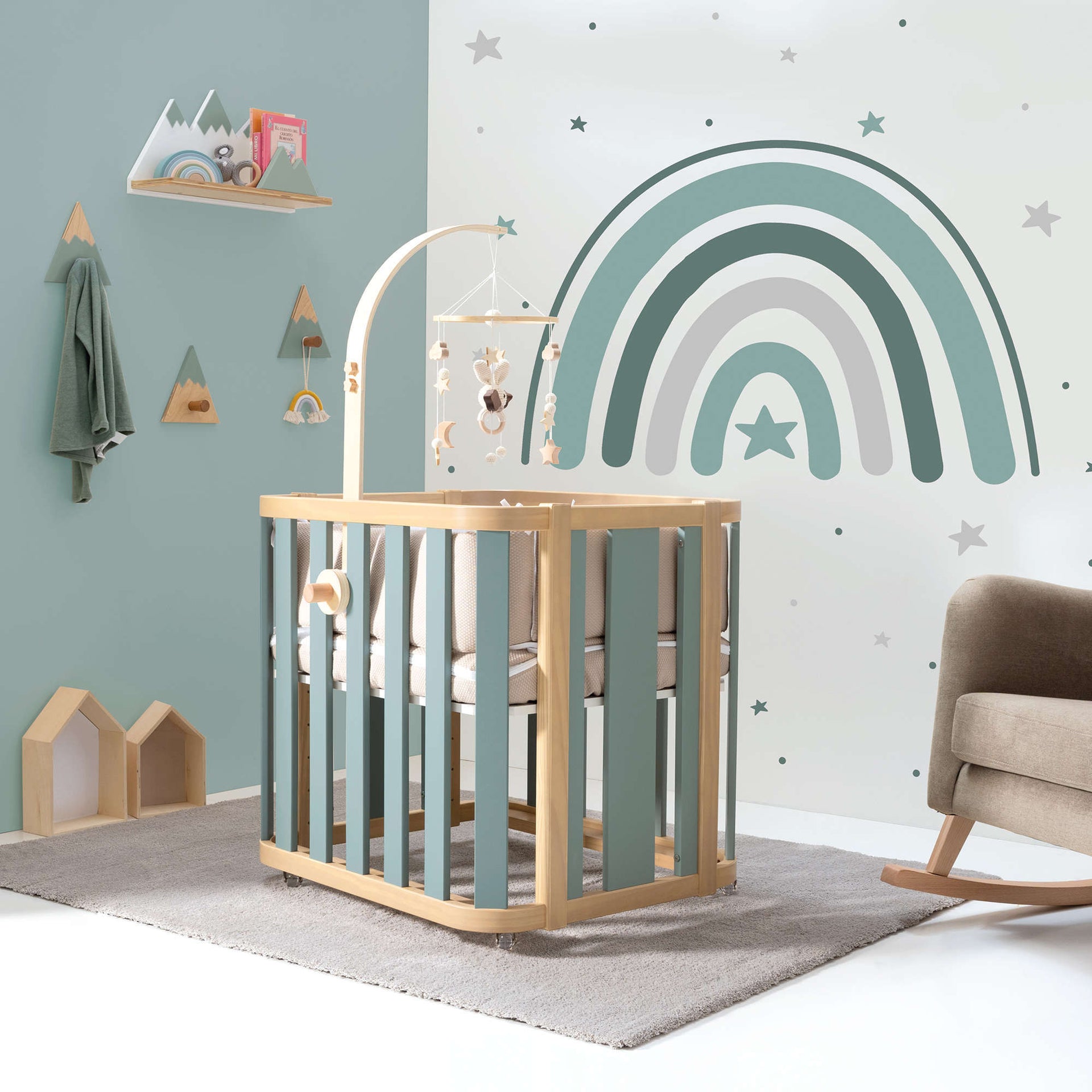 Oval crib 55x70 cm wooden/green